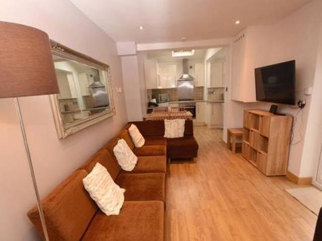 6 bedroom house for rent in Brailsford Road M14
