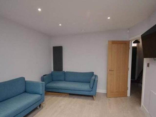 6 bedroom house for rent in Brailsford Road Manchester M14