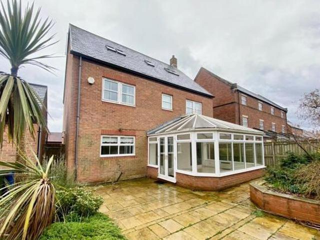 6 Bedroom House For Rent In Great Park