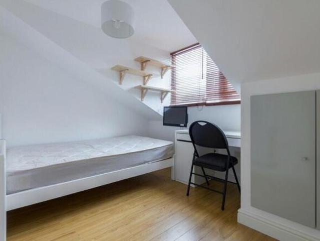6 bedroom house for rent in Dawlish Road, Birmingham, West Midlands, B29