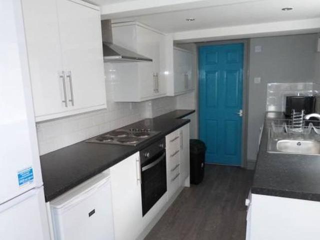 6 bedroom house for rent in Elm Place Ormskirk Lancashire L39