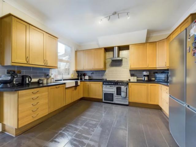6 bedroom house for rent in Kenmare Road, Liverpool, L15