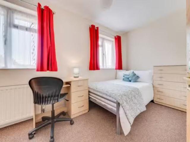 6 bedroom house for rent in Kent Avenue, Canterbury, CT1