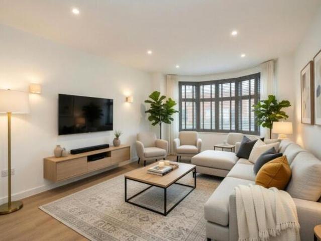 6 bedroom house for rent in Helena Road, London, NW10