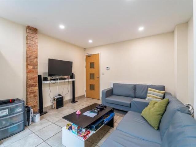 6 bedroom house for rent in Hubert Road, Birmingham, West Midlands, B29