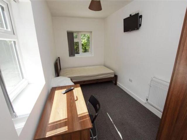 6 bedroom house for rent in Hubert Road, Birmingham, West Midlands, B29