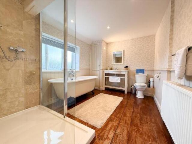 6 bedroom house for rent in Hunting Butts Farm, Cheltenham GL50 4NZ, GL50