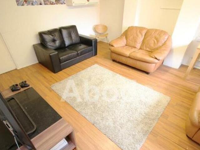 6 Bedroom House For Rent In Hyde Park