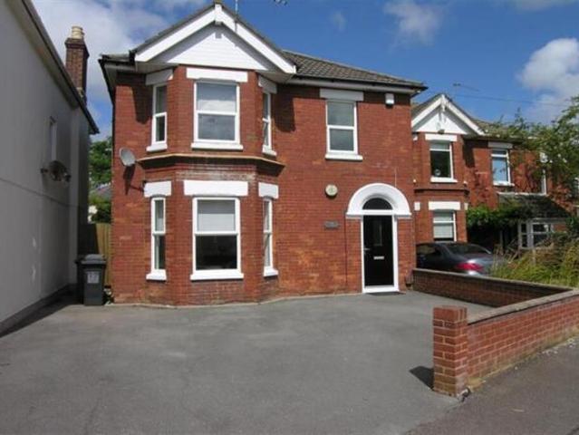 6 bedroom house for rent in Orcheston Road, Charminster, Bournemouth, BH8