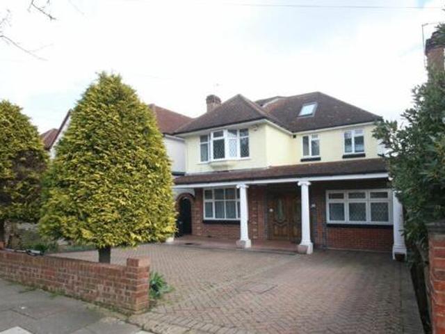 6 Bedroom House For Rent In London