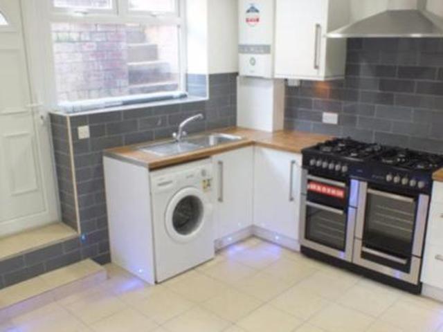 6 Bedroom House For Rent In Leeds, West Yorkshire