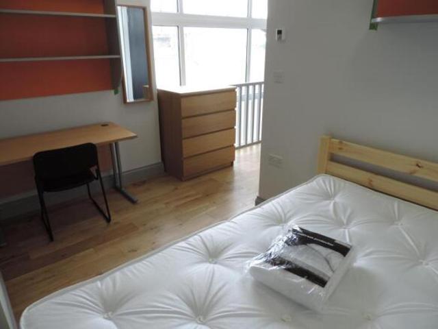 6 bedroom house for rent in Lustrous House, Gillingham, ME7