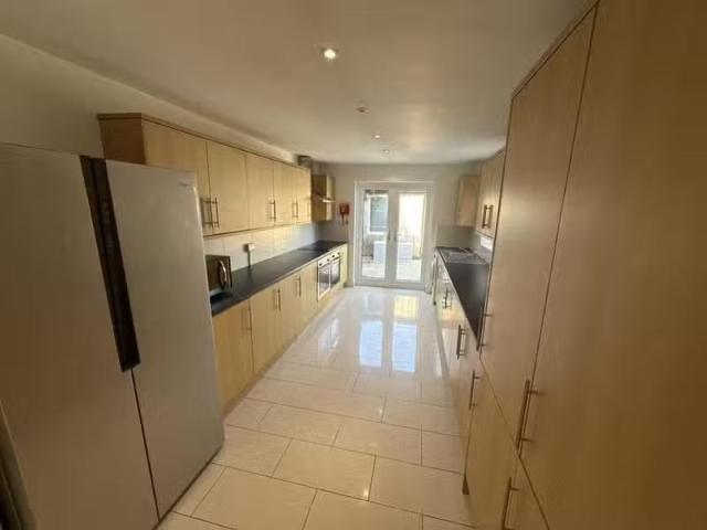 6 bedroom house for rent in Mackintosh Place, Cardiff, CF24