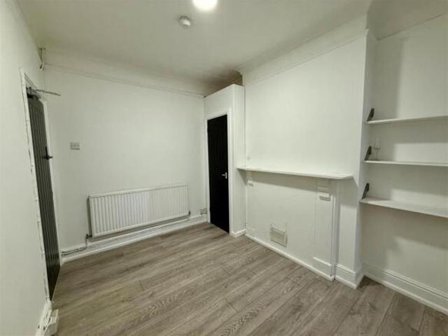 6 bedroom house for rent in Malefant Street, Cardiff, CF24