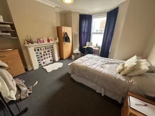 6 bedroom house for rent in Manor Road, Bristol, BS7