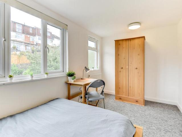 6 bedroom house for rent in Milner Road, Brighton, BN2