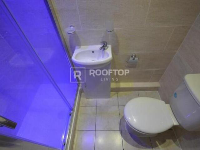 6 bedroom house for rent in Norwood Road, Leeds, LS6