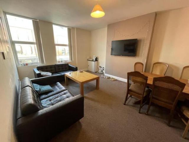 6 bedroom house for rent in Smithdown Road, Liverpool, L15