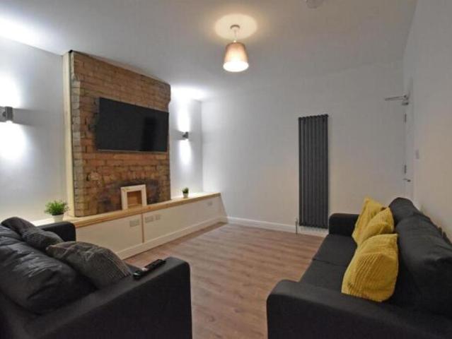 6 bedroom house for rent in Sneinton Boulevard, Nottingham, NG2
