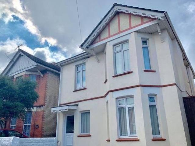 6 bedroom house for rent in Six Double Bedroom House With Two Kitchens Winton BH9
