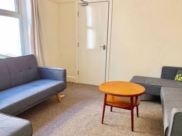 6 bedroom house for rent in Spacious Six Bedroom Student House Talbot Road BH9