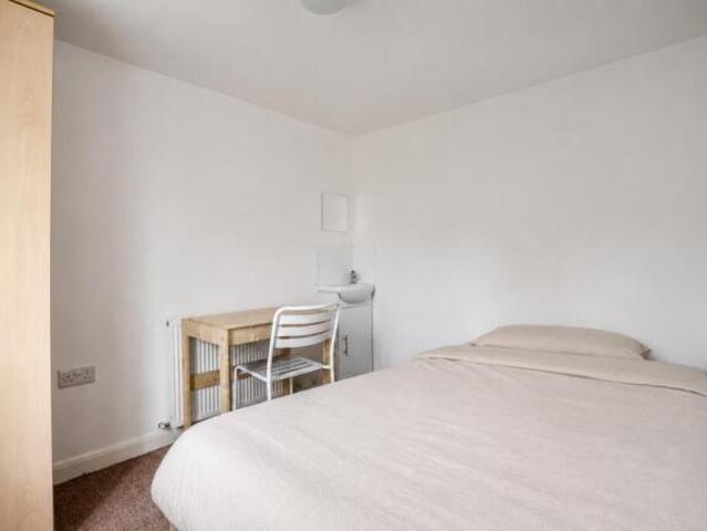 6 bedroom house for rent in Stanmer Villas, BN1