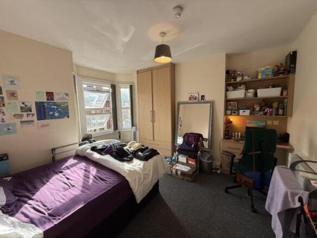 6 bedroom house for rent in Swainstone Road, Reading, RG2