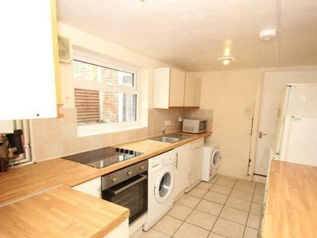 6 bedroom house for rent in Percy Street Cowley OX4