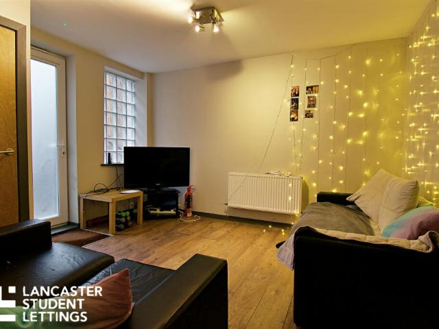 6 bedroom house for rent in Phoenix Street, Lancaster, LA1