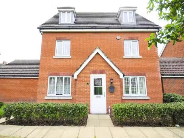 6 bedroom house for rent in Queen Bee Court, Hatfield, Hertfor.