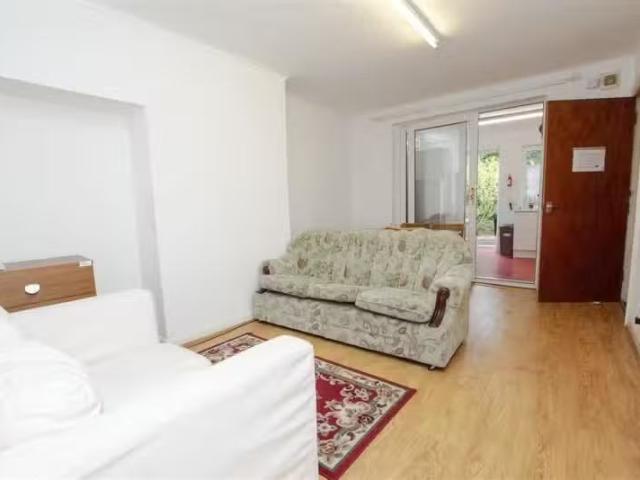 6 bedroom house for rent in Quinton Road, Birmingham, B17