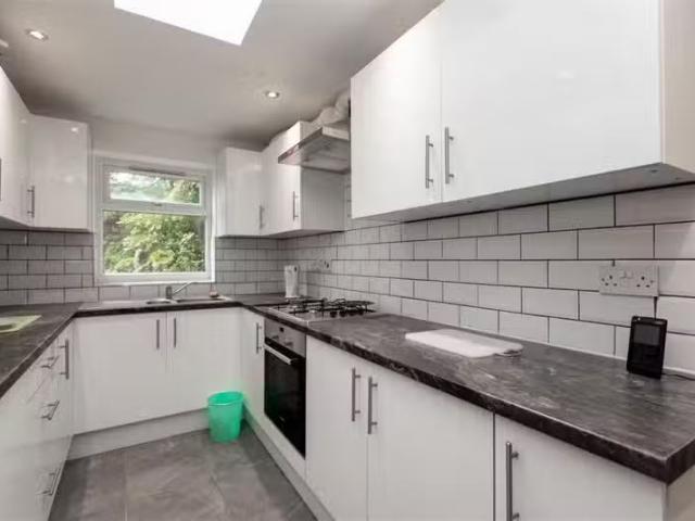 6 bedroom house for rent in Raddlebarn Road, Birmingham, West.