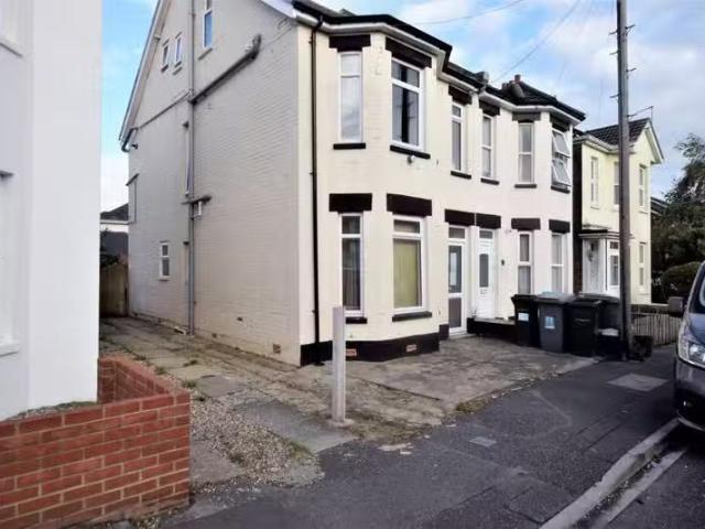 6 bedroom house for rent in Wolverton Road,, Bournemouth, BH7