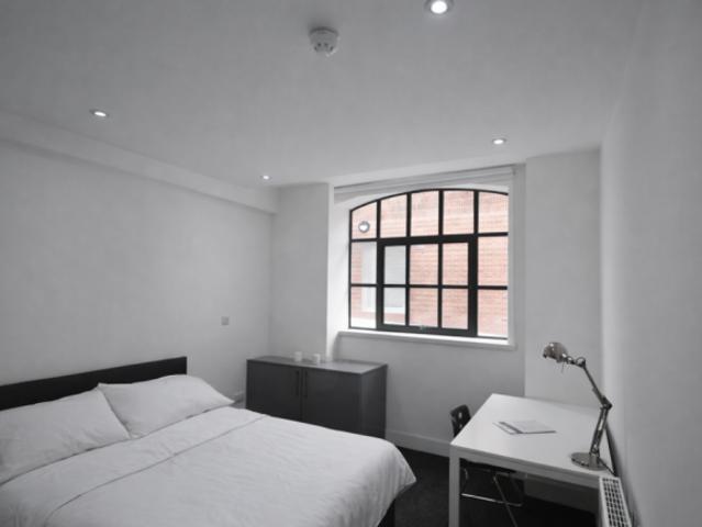 6 bedroom house for rent in Watkinson Street House 26 *, Liverpool, L1