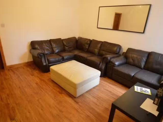 6 bedroom house for rent in Warwards Lane, Birmingham, West Mi.