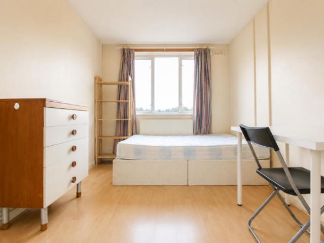 6 bedroom house for rent in Wellesley Street, London, E1
