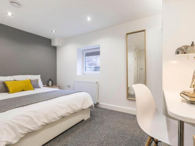 6 bedroom house for rent in Westfield Road, Leeds, LS3