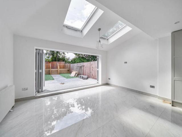 6 bedroom house for rent in Wightman Road, N4, Harringay, London, N4