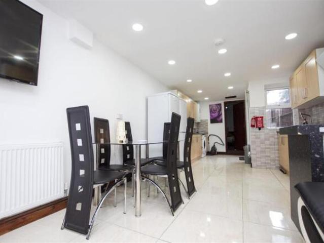 6 bedroom house for rent in Tiverton Road, Birmingham, West Midlands, B29