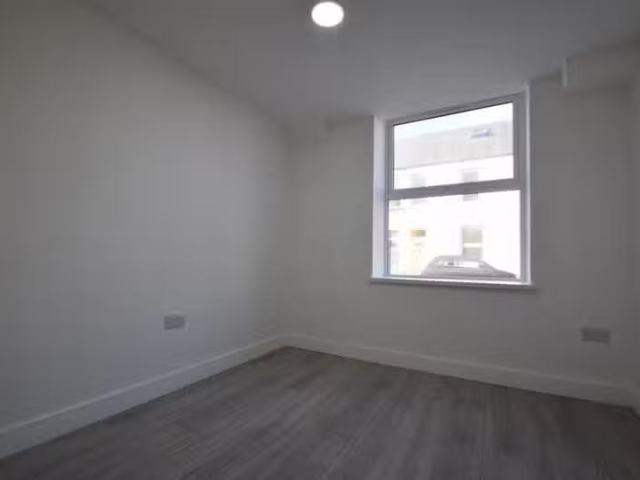 6 bedroom house for rent in Treherbert Street, Cathays, CF24