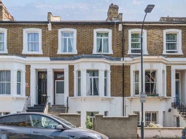 6 bedroom house for sale