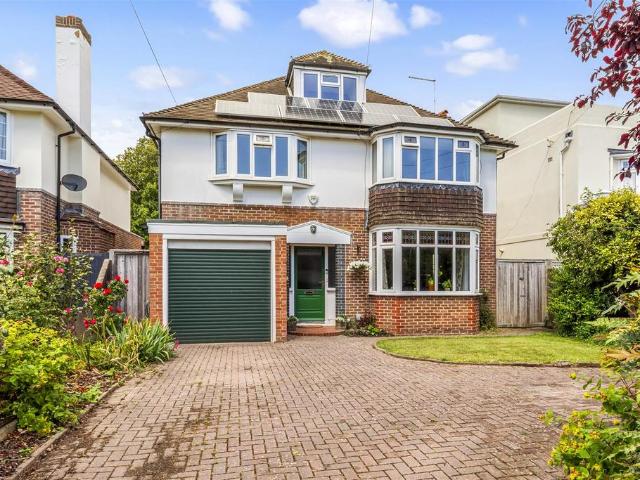 6 bedroom house for sale