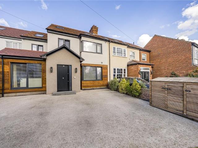 6 bedroom house for sale