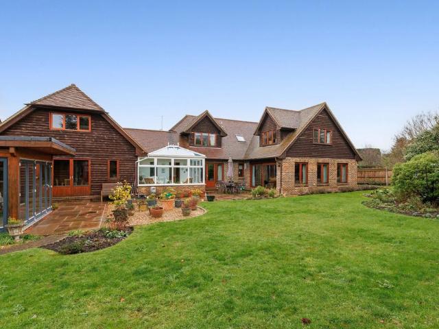 6 bedroom house for sale