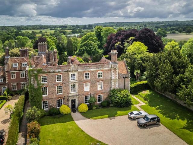 6 bedroom house for sale