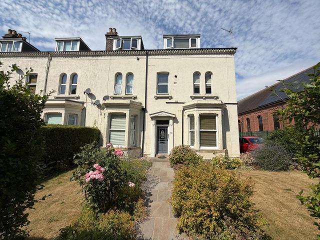 6 bedroom house for sale