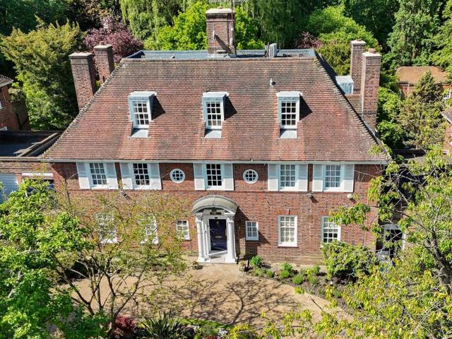 6 bedroom house for sale