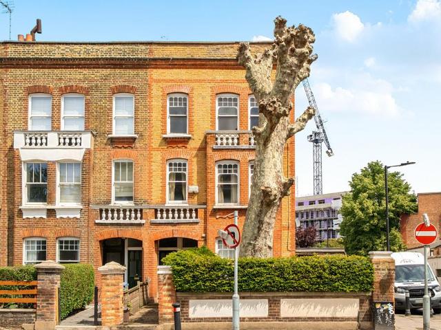 6 bedroom house for sale