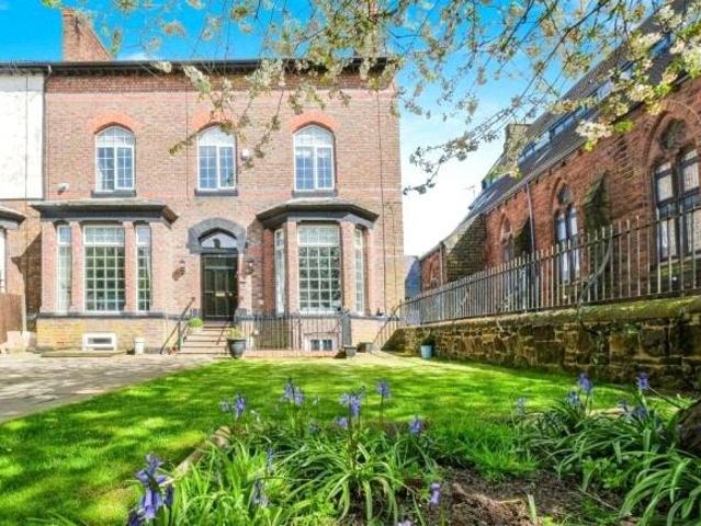 6 bedroom house for sale