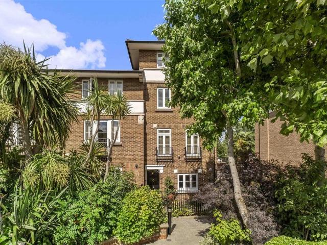 6 bedroom house for sale